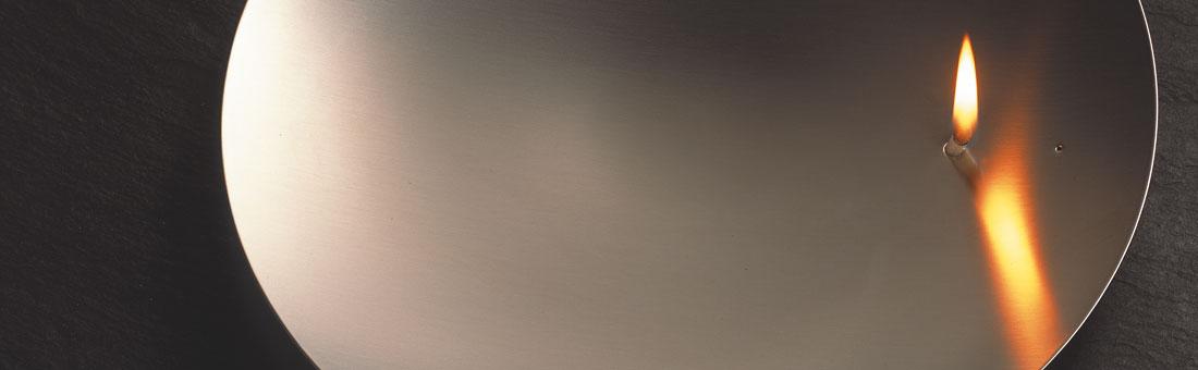 mono Concave Wohndesign - Oellampe bei Besteckliste